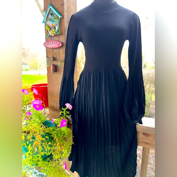 Draper James | Dresses | Draper James Black Knit Mock Neck Pullover ...